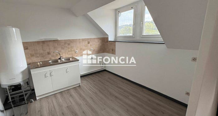 Appartement 4 pièces à louer à Les Éparres