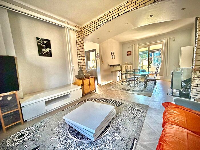 Maison à vendre - Saint-Ambroix - 7 pièces - 5 chambres