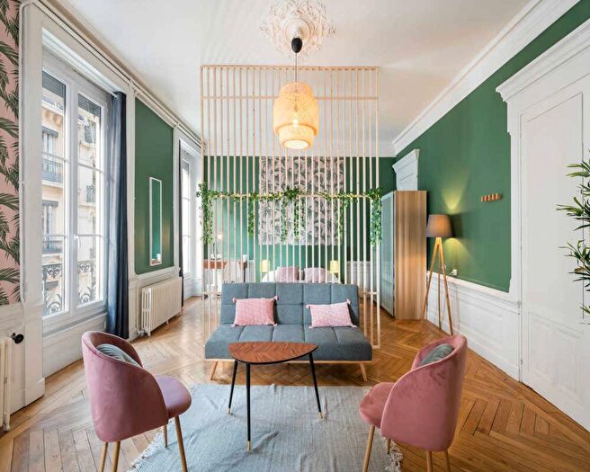 Appartement à louer - Presquîle, Centre ville, Cordeliers, Lyon ème arrondissement - 6 pièces - 7 chambres