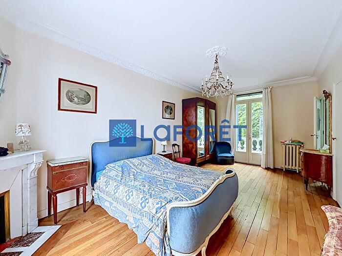 Maison 8 pièces à vendre à Créteil, Val de Brie