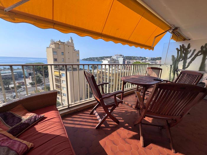 Carnoles, Roquebrune-Cap-Martin : Appartement 4 pièces à louer