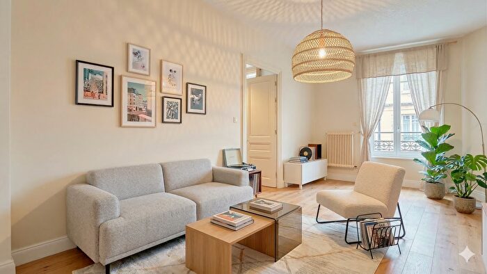 Appartement à vendre - Villefranche-sur-Saône, Centre-ville - 2 pièces - 1 chambre