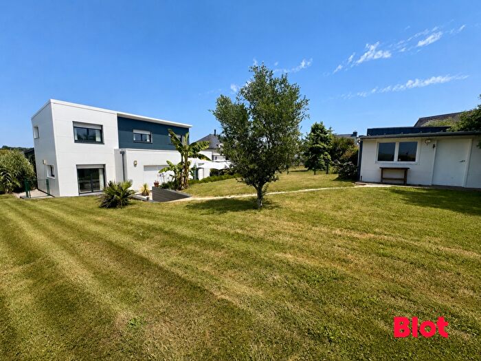 Trémorel - Maison 7 pièces à vendre