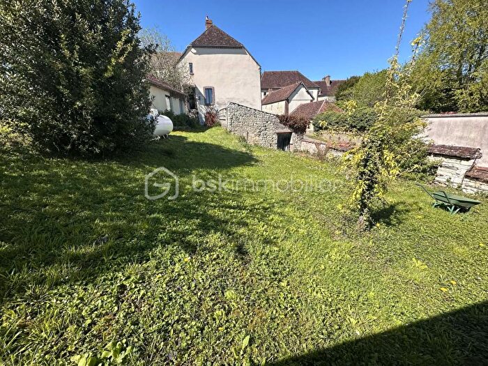 Maison 7 pièces à vendre à Neuvy-Sautour