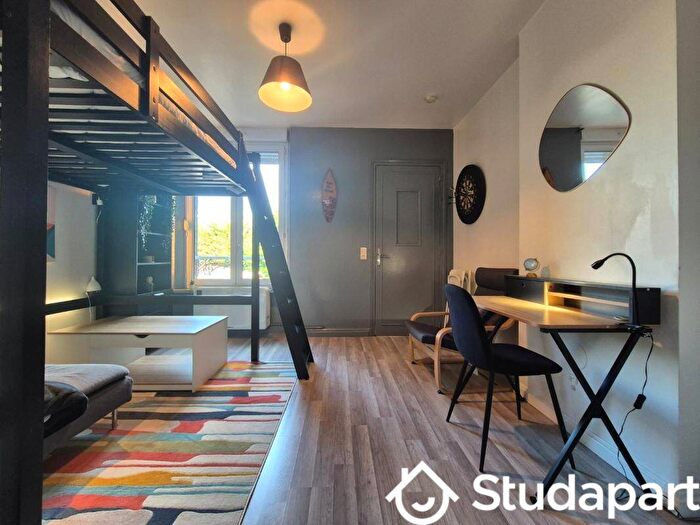 Appartement à louer - Cernay Jamin-Jean Jaurès-Epinettes, Reims - 1 pièce