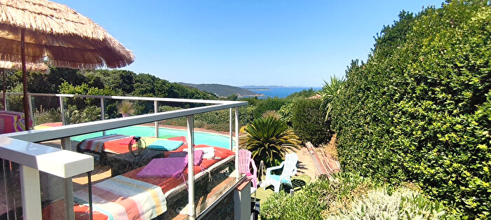 Hyères, Ile du Levant : Maison 4 pièces à vendre