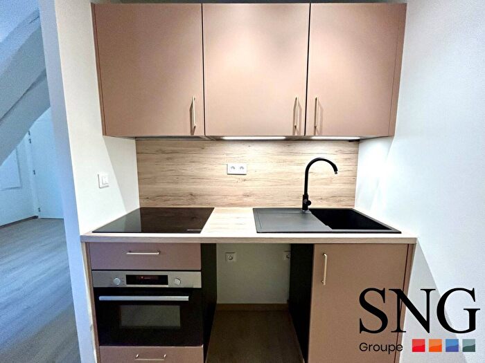 Appartement à louer - Centre Ville, Dole - 1 pièce