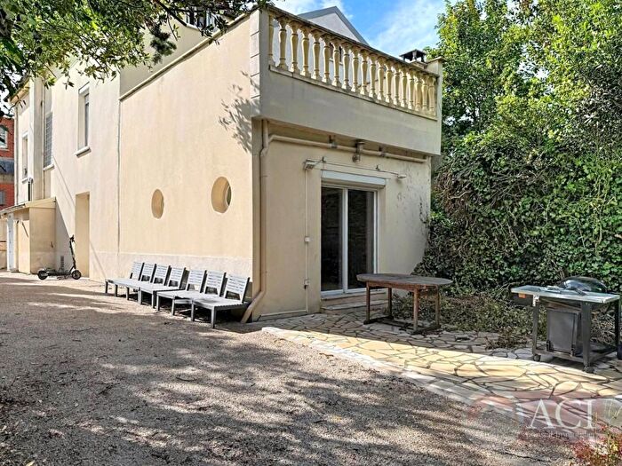 Maison 5 pièces à Montmagny, Lévriers, Carnot, Plante des Champs, Hameau des Noyers, à vendre