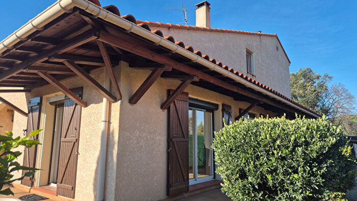 Maison à louer - Saint-Génis-des-Fontaines - 5 pièces - 3 chambres