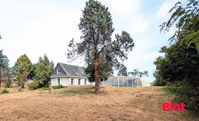 Maison 10 pièces à Noyal-sur-Vilaine, à vendre
