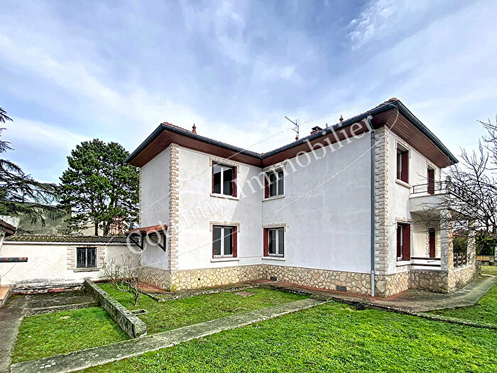 Maison à vendre - Chassieu - 8 pièces - 4 chambres