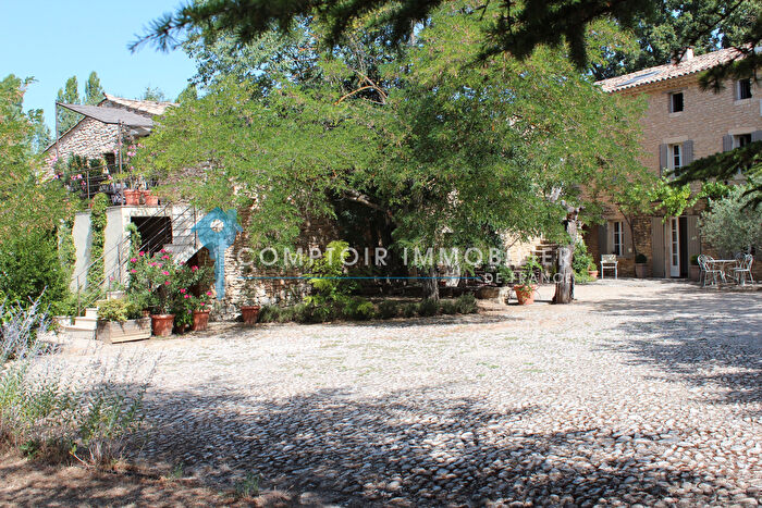 Maison 14 pièces à Gordes, à vendre