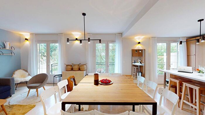 Appartement à louer - Epinettes, Issy-les-Moulineaux - 1 pièce - 11 chambres