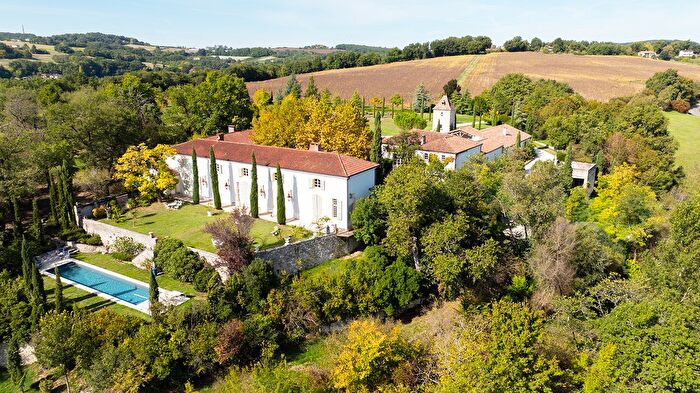 Maison à vendre - Bazens - 15 pièces - 9 chambres