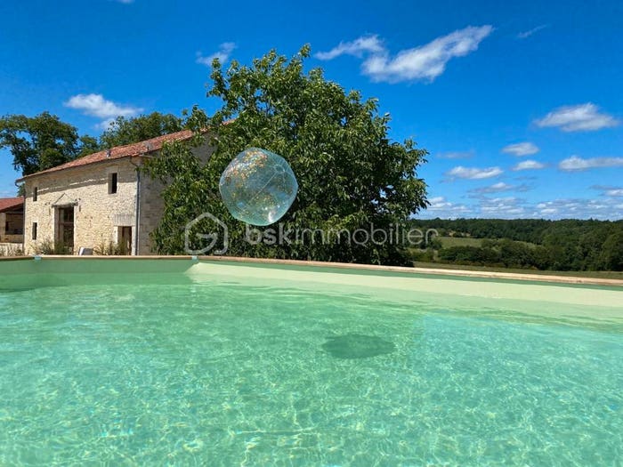 Maison 12 pièces à vendre à Lussas-et-Nontronneau