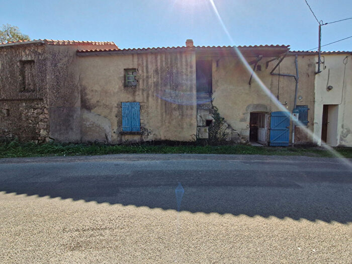Saint-Étienne-du-Bois : Maison 4 pièces à vendre