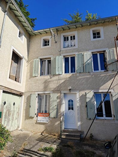 Maison à vendre - Allègre - 4 pièces - 3 chambres