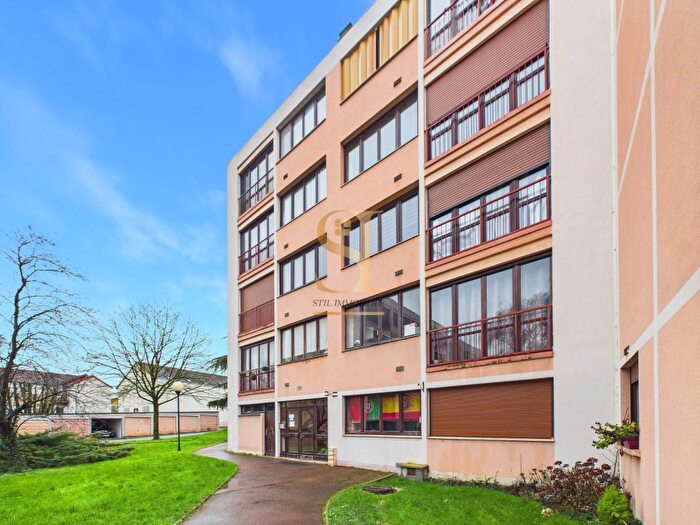 Appartement à vendre - Corbeil-Essonnes, Centre-ville - 3 pièces - 2 chambres