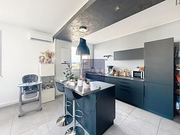 Appartement à vendre - Vernaison - 3 pièces - 2 chambres