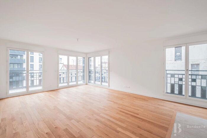 Appartement à louer - Courbevoie, Marceau République - 3 pièces - 2 chambres