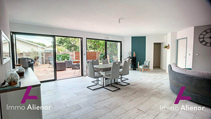 Maison à vendre - Audenge - 8 pièces - 5 chambres