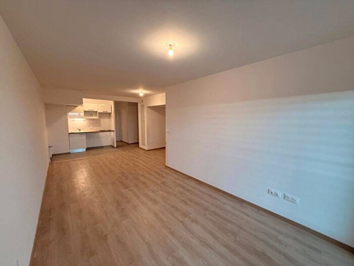 Appartement à louer - Cheminots-Acacias-Faubourg de Lille, Valenciennes - 3 pièces - 2 chambres