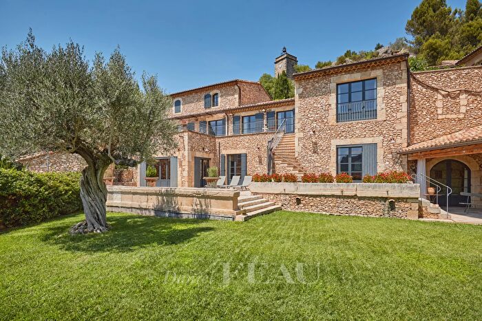 Maison 15 pièces à Eygalières, à vendre