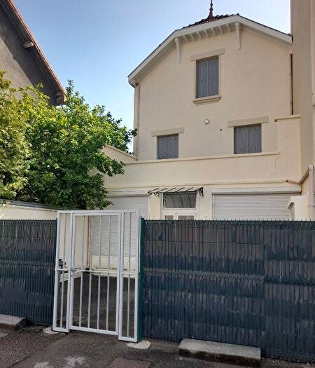 Championnet-Caserne de Bonne, Grenoble : Appartement 1 pièce à louer