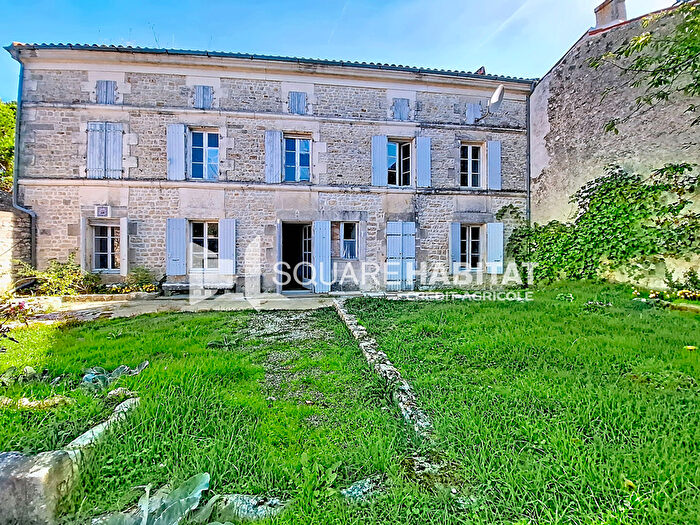 Maison 5 pièces à Vervant, à vendre