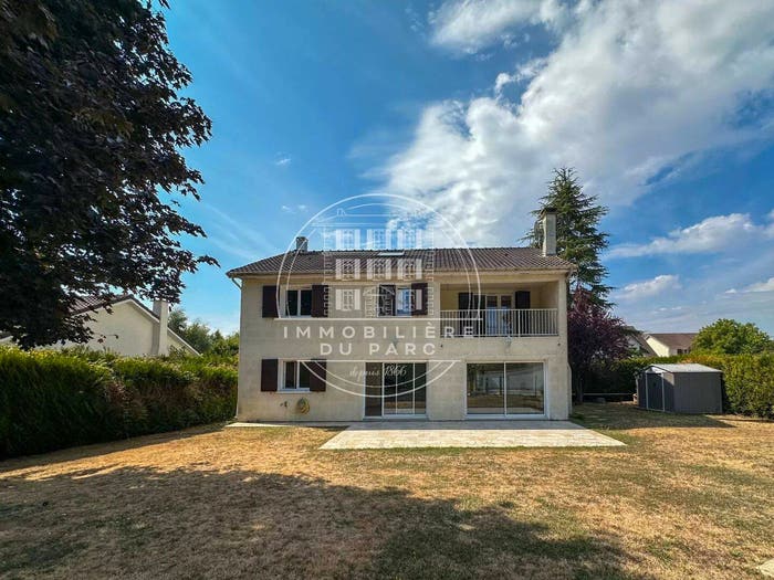 Maison 8 pièces à louer à Chamfleury-Port Royal, Voisins-le-Bretonneux