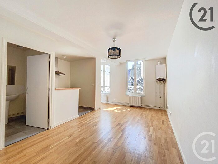 Appartement 1 pièce à Sens, L'Amande, à louer