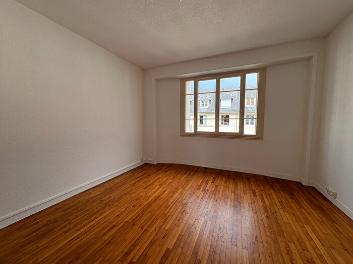Appartement à louer - Quartiers Centre, Saint-Hélier, Gare - 3 pièces - 2 chambres