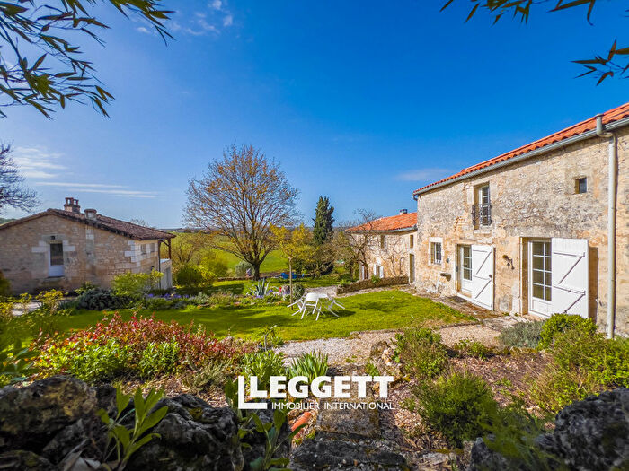 Maison à vendre - Mouthiers-sur-Boëme - 6 pièces - 3 chambres