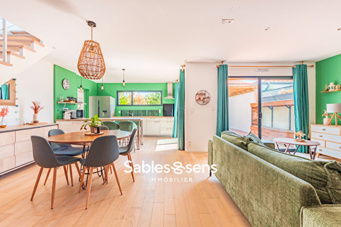 Les Sables-d'Olonne, Les Roses, Route du Château d'Olonne : Maison 4 pièces à vendre