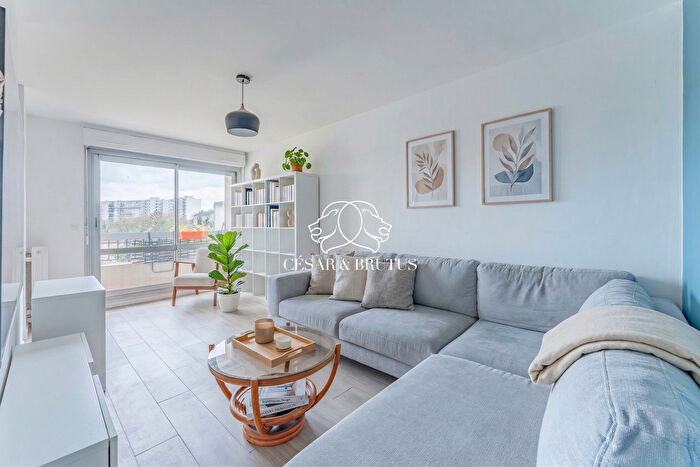 Appartement 2 pièces à Villeurbanne, Perrallière, à vendre
