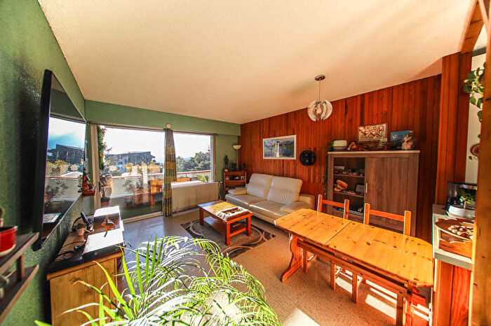 Appartement à vendre - Embrun - 3 pièces - 2 chambres