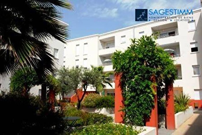 Appartement à louer - Nîmes - 2 pièces - 1 chambre