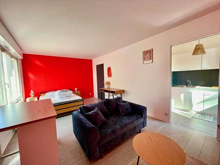 Appartement à louer - Saint Pierre, Thionville - 1 pièce