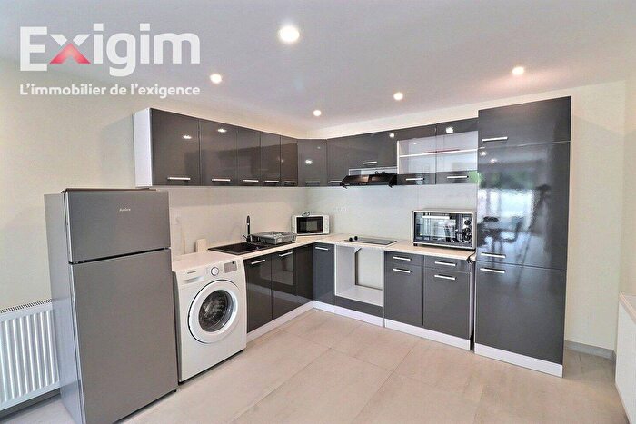 Appartement à louer - Tournon-sur-Rhône - 4 pièces - 3 chambres