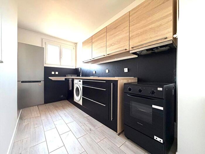 Appartement 4 pièces à Sud-Bords de Marne-Foch, Chelles, à louer