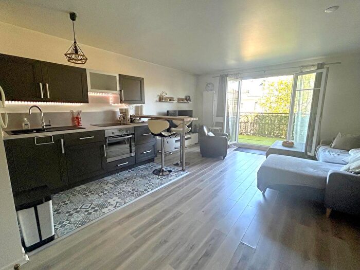 Émerainville : Appartement 2 pièces à vendre