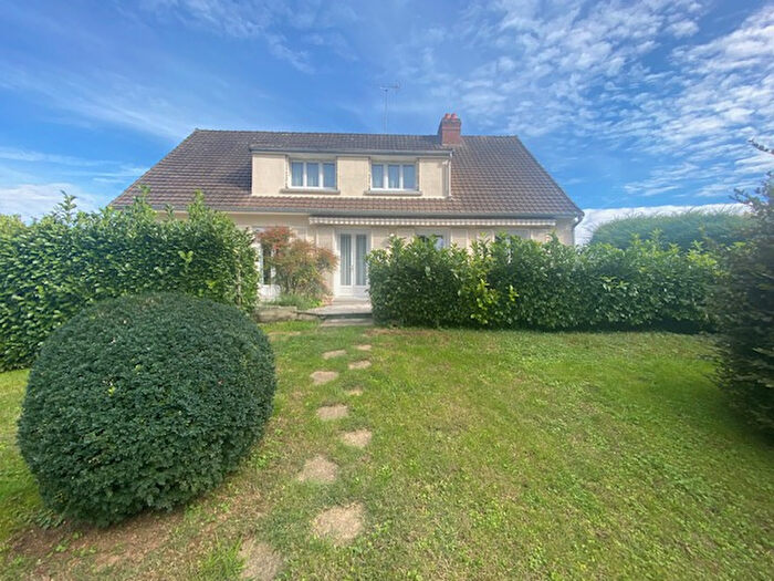 Maison à vendre - Villeneuve-sur-Yonne - 8 pièces - 6 chambres