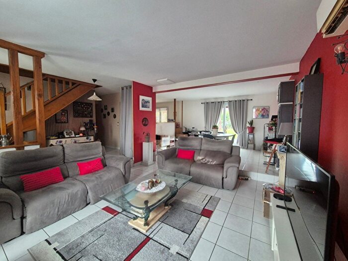 Maison à vendre - Houville-la-Branche - 5 pièces - 4 chambres
