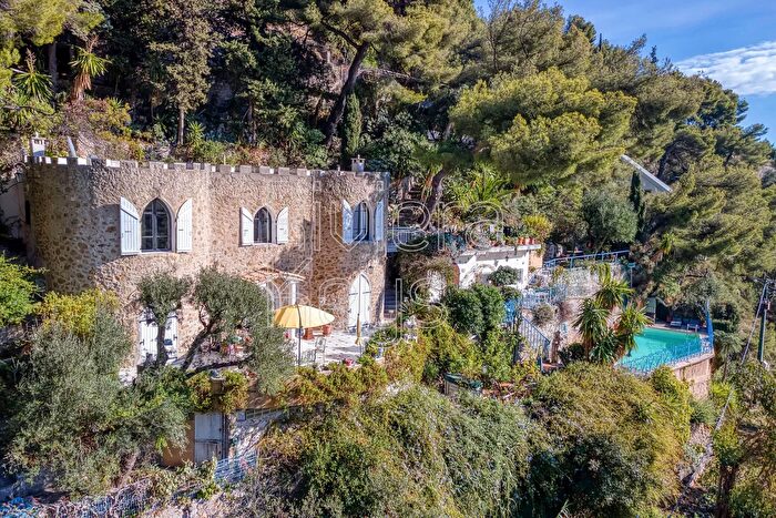 Maison à vendre - Roquebrune-Cap-Martin, Rataou, Château - 4 pièces - 3 chambres