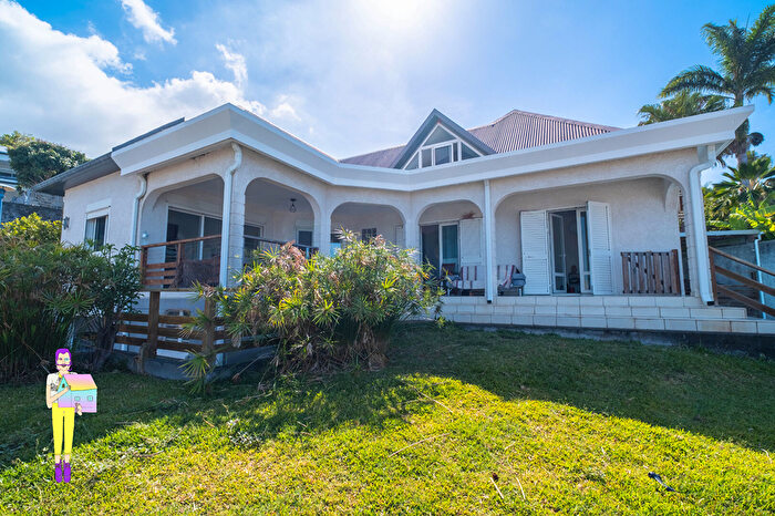 Maison à vendre - Saint-Leu, Piton Saint-Leu, Bois de Nèfles, Plateau - 7 pièces - 5 chambres