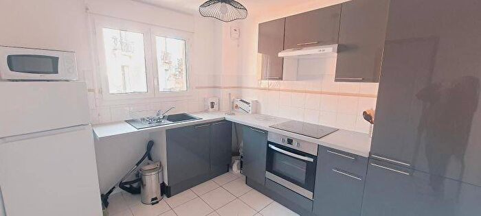 Appartement à louer - Du Guesclin, Béziers - 3 pièces - 2 chambres