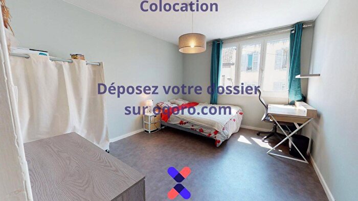 Appartement à louer - Charras, Clermont-Ferrand - 5 pièces - 4 chambres