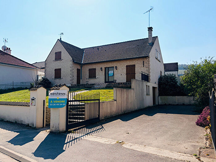 Maison à vendre - Écueil - 7 pièces - 4 chambres