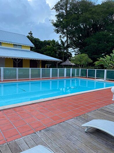 Maison à louer - Petit-Bourg - 8 pièces - 7 chambres