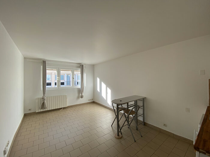 Appartement à louer - Saint-Germain-en-Laye, Centre-ville, Quartiers forestiers - 1 pièce
